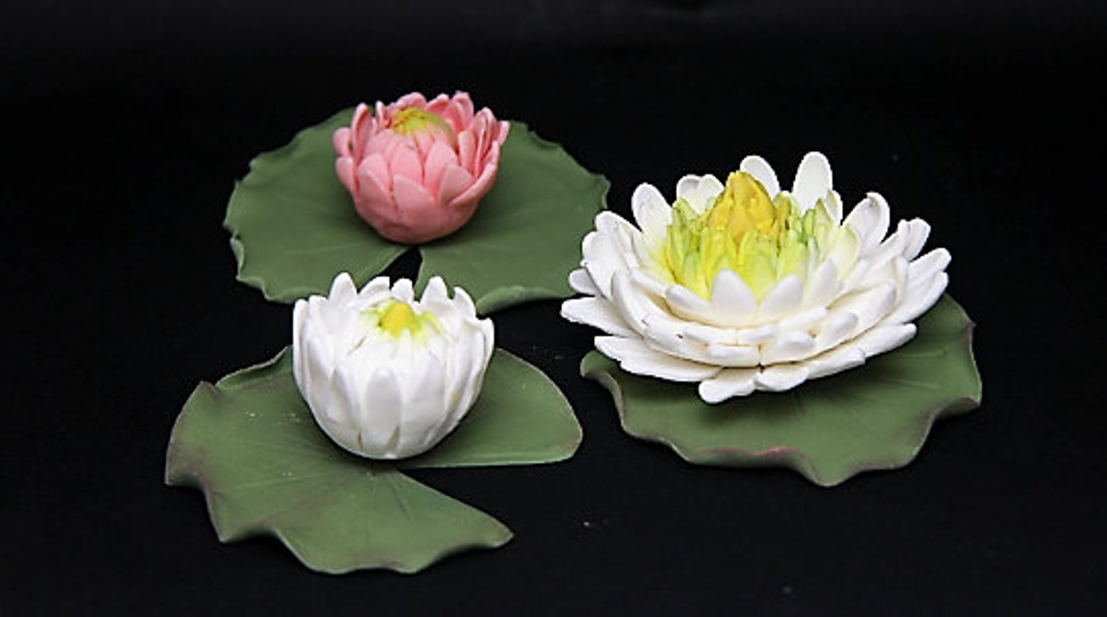 Water Lily Flowers Edible Custom Made. Gumpaste Flowers. | Etsy