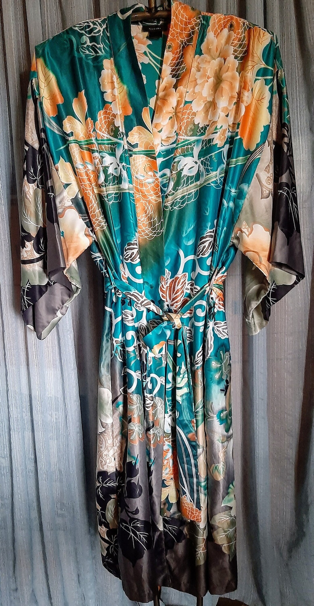 Multicolor Floral Natori Bathrobe With Tir Sash Closure , Two Side ...