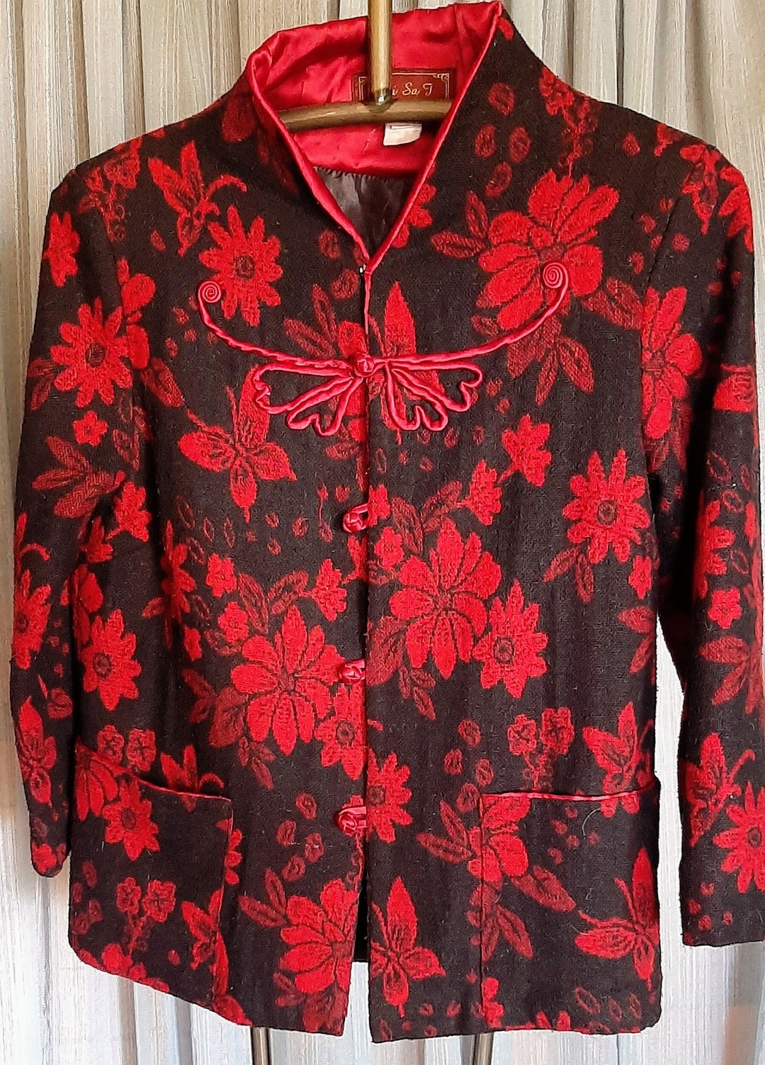 Nice LI Soi F Black and Red Floral Asian Jacket With Red Trim and Frog ...