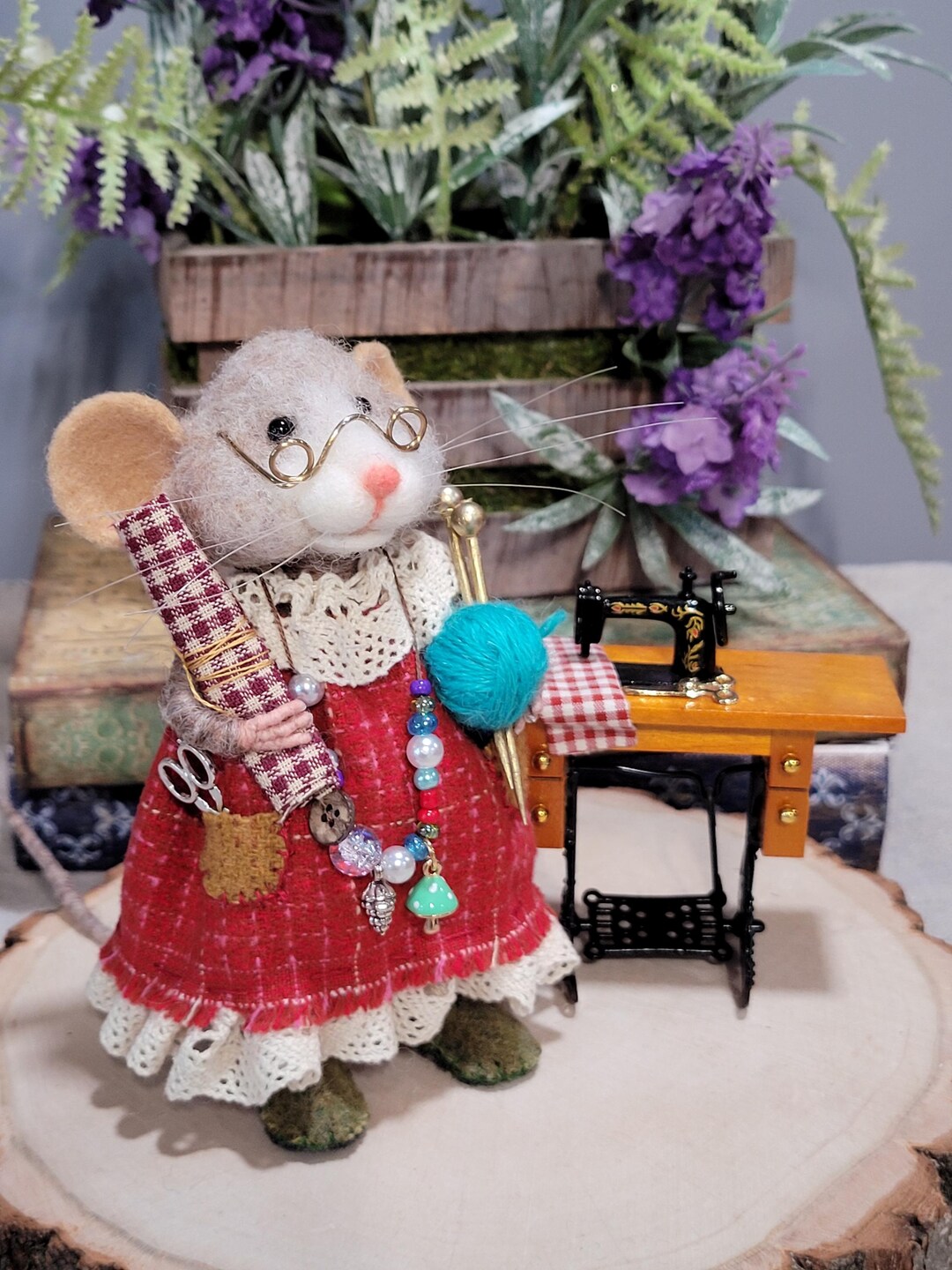 Needlewoman Mouse With Sewing Machine. Mice Family Collection. - Etsy