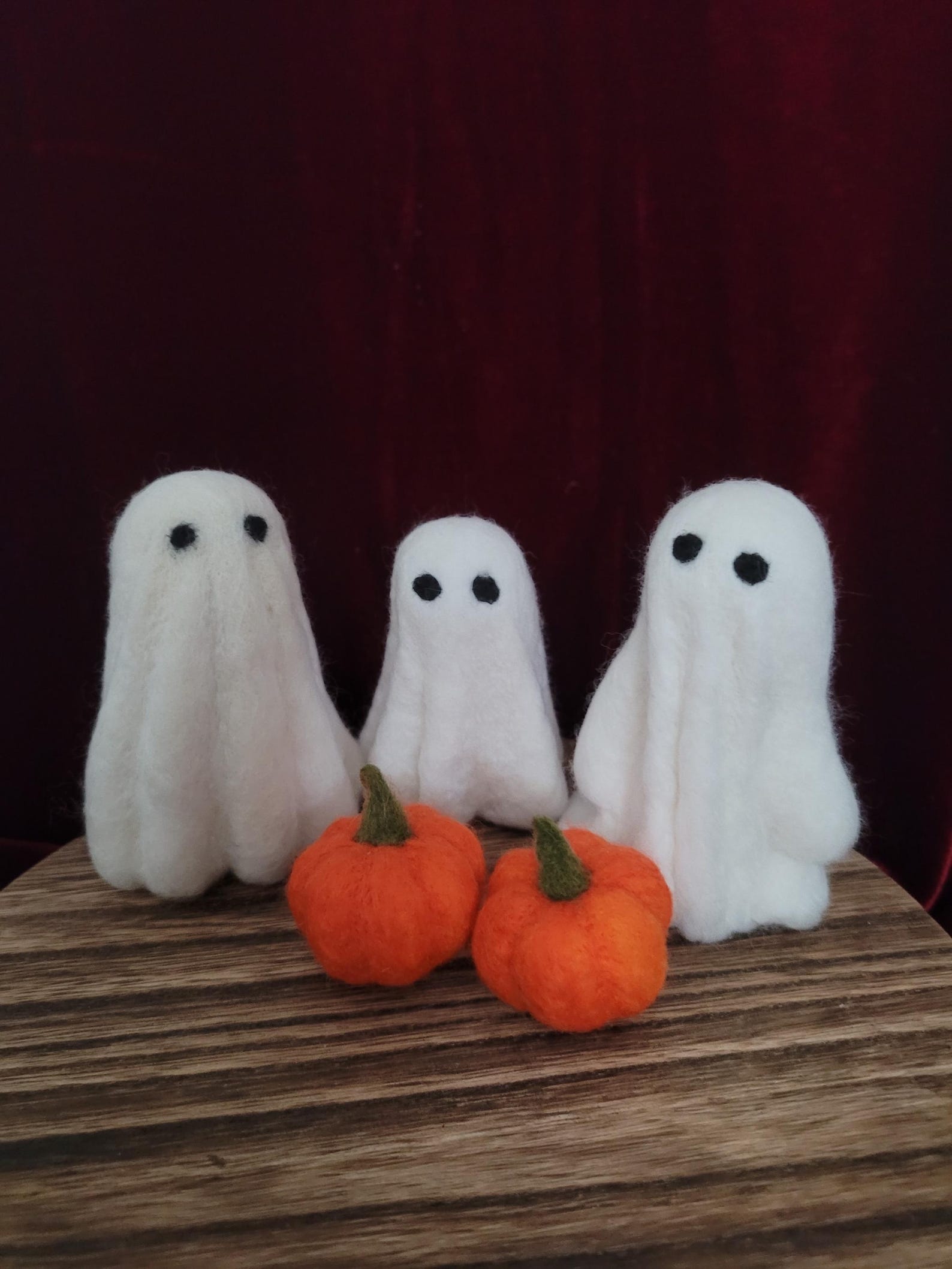 Needle Felted Decorative Set of Three Ghosts and Two Pumpkins - Etsy