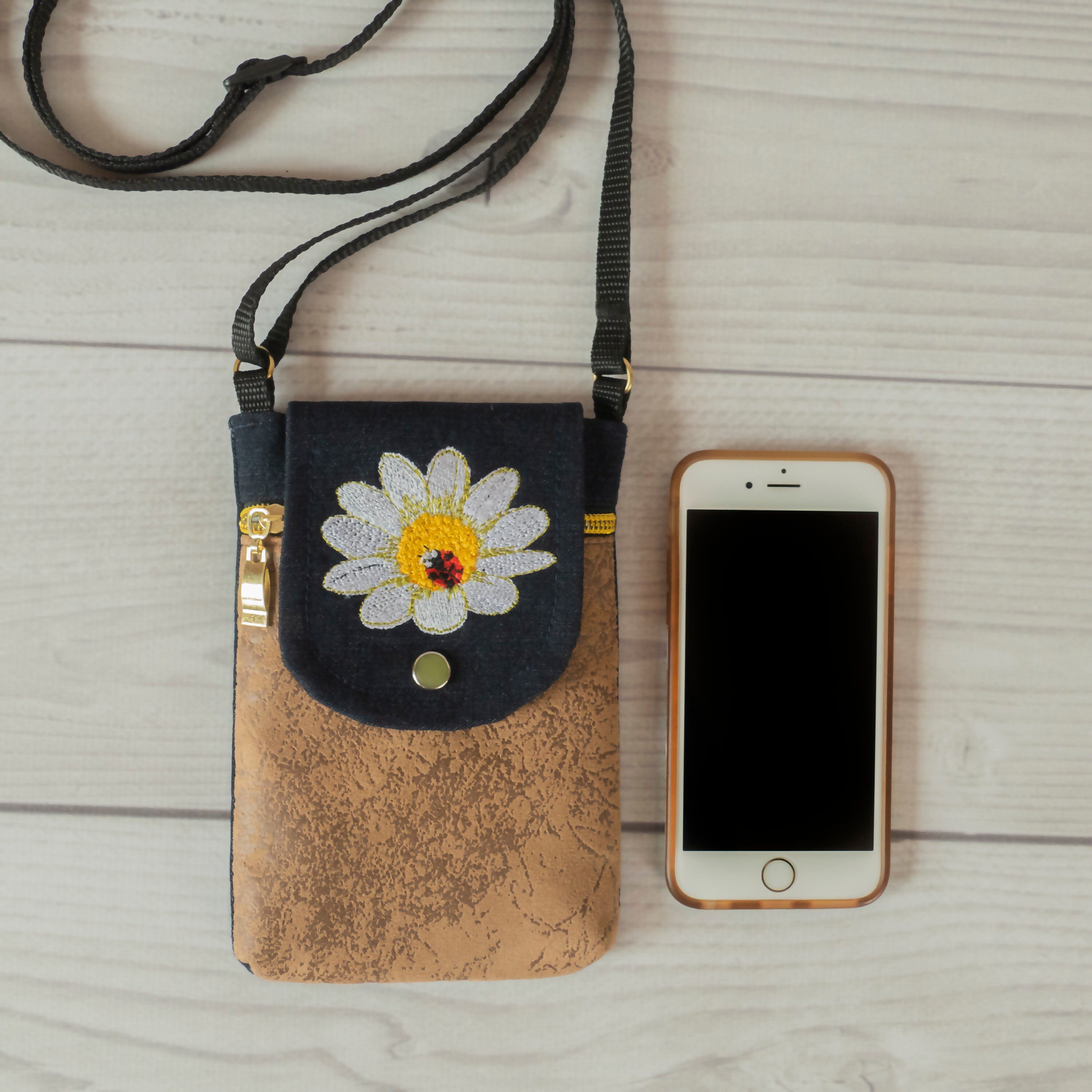 Cell Phone Crossbody Purse With Chamomile, Small iPhone Bag for Women ...
