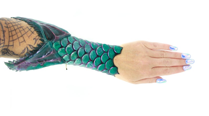 Mermaid Scale Bracelet in Silicone With Realistic Fins - Etsy