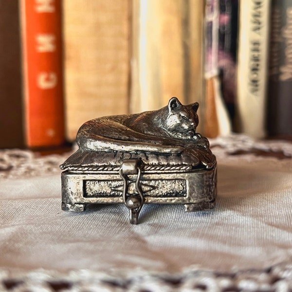 Cat Pill Box - Etsy