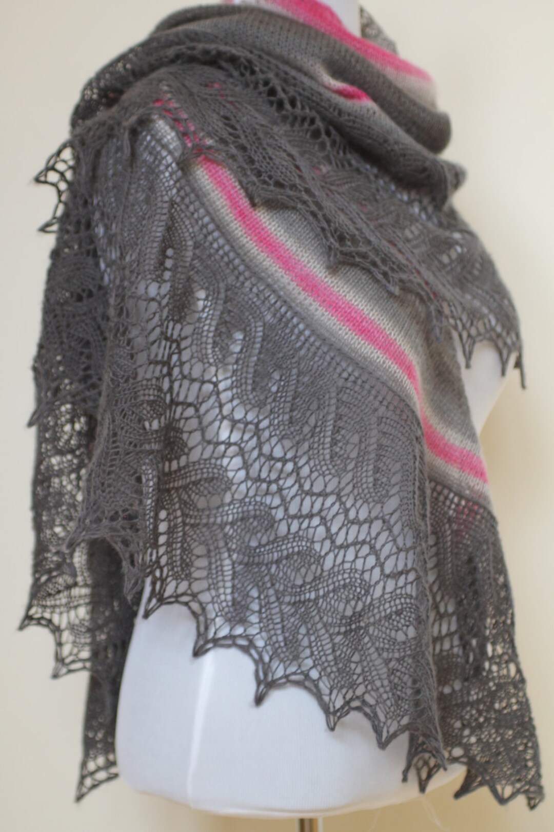 Chal de encaje. Chal de punto. Chal/chal tejido a mano. Gris/Rosa chal ...