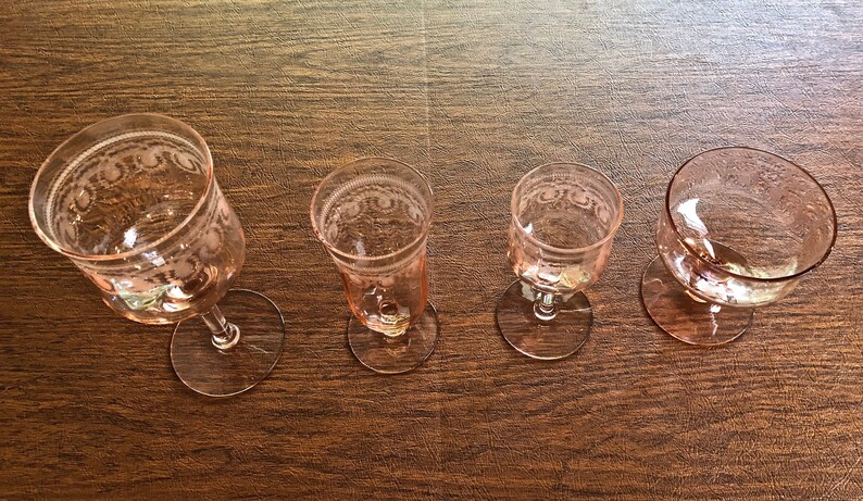 Vintage Collector Glassware Set - Etsy