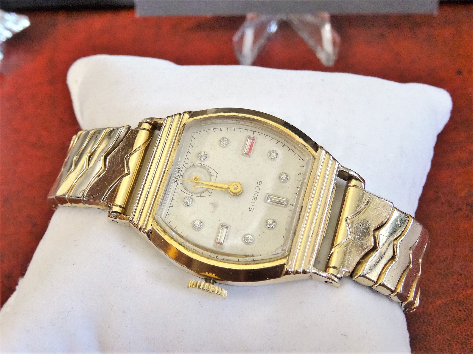 Vintage 1950s Benrus (model CW 7-jewels Movement) 10K R.G.P. Bezel ...