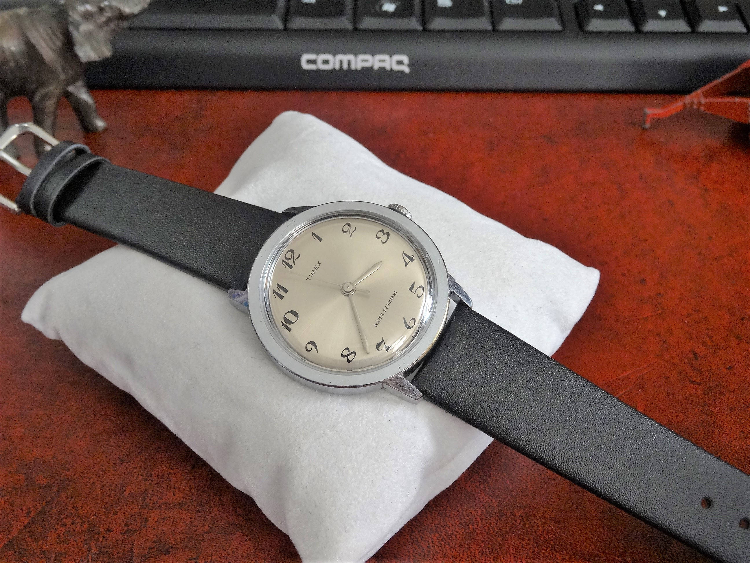 Vintage 1971 Timex Water Resistant Winding Mens Watch W/ 18mm Leather ...