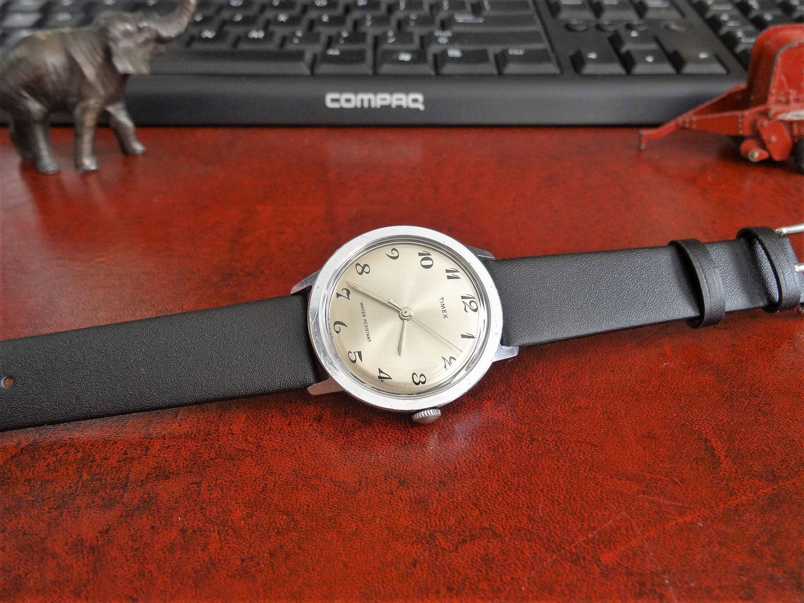 Vintage 1971 Timex Water Resistant Winding Mens Watch W/ 18mm Leather ...