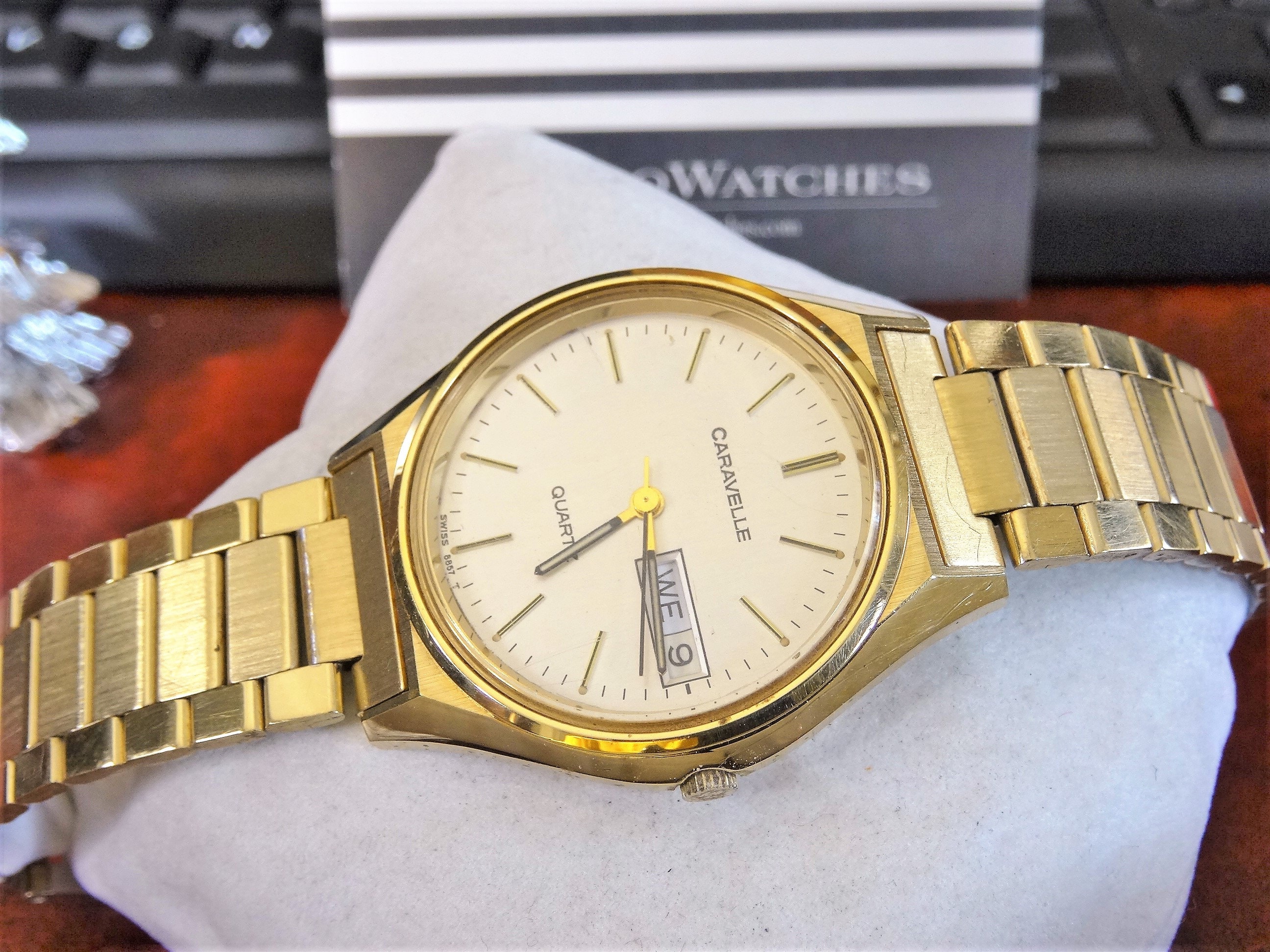 Retro 1990 Caravelle Gold Tone English/spanish Calendar Men's Watch W ...