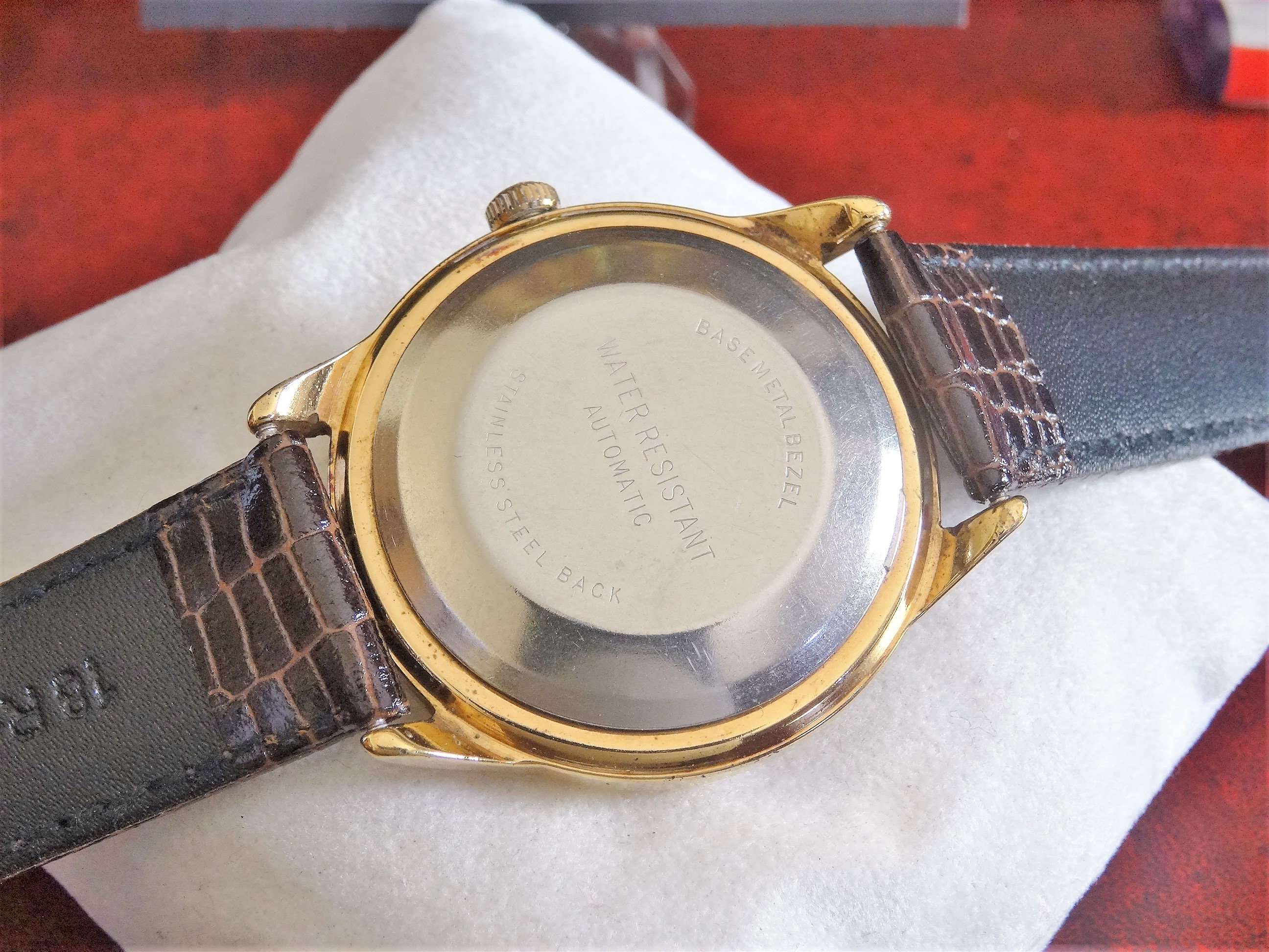 Vintage Timex Gold Tone Automatic Water Resistant Mens Watch W/ 18mm ...