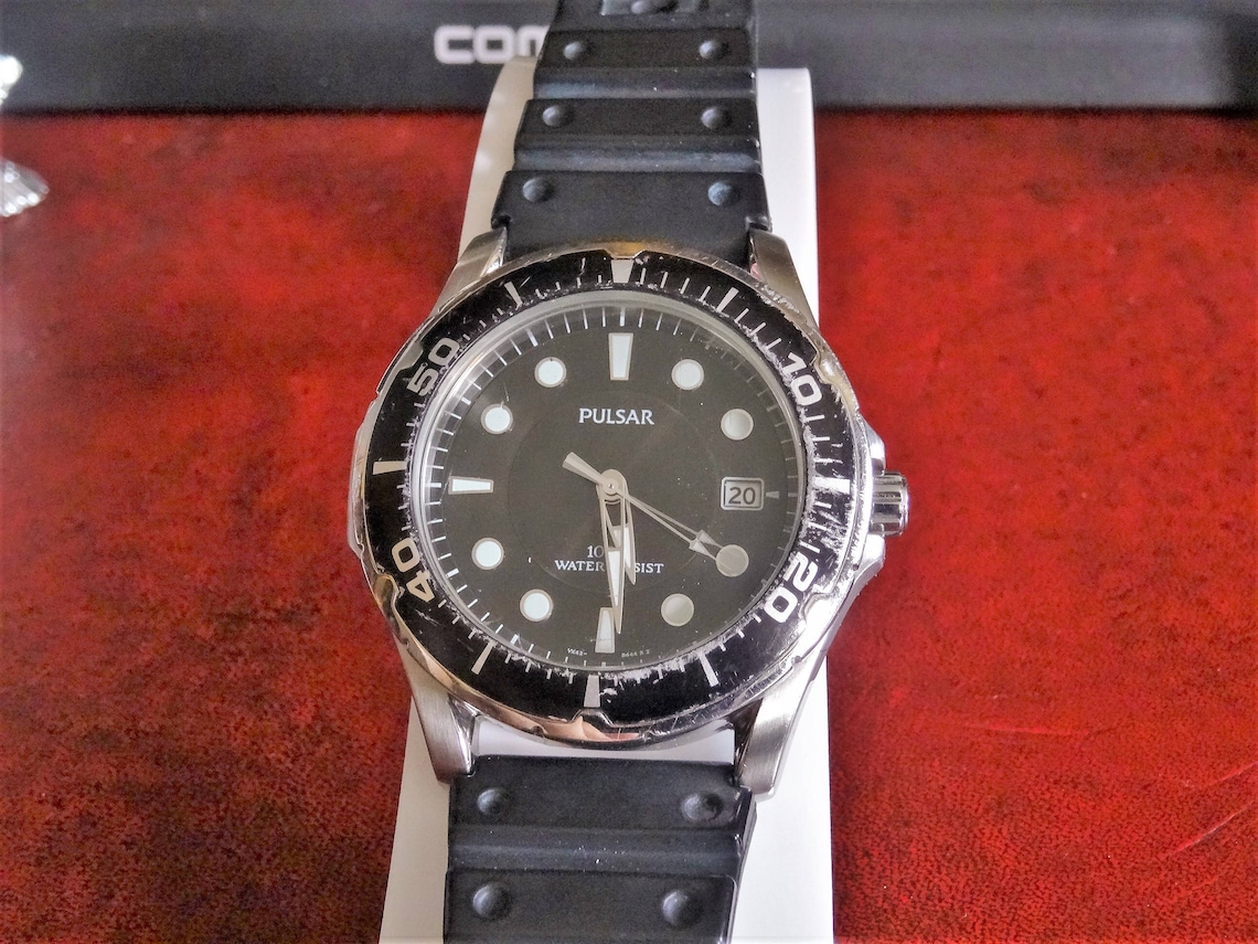Retro Pulsar 100M Water Resistant Men's Watch W/ 23mm Silicone/rubber ...