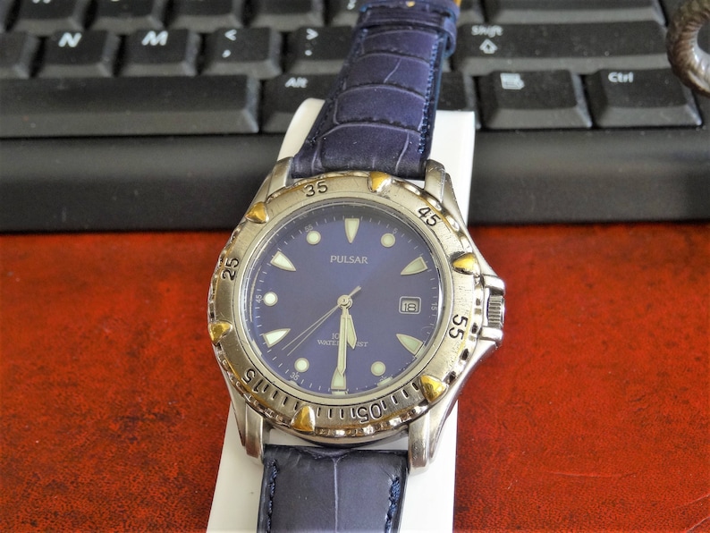 Vintage Pulsar 100M Water Resistant Quartz Mens Watch W/ 20mm Hadley ...