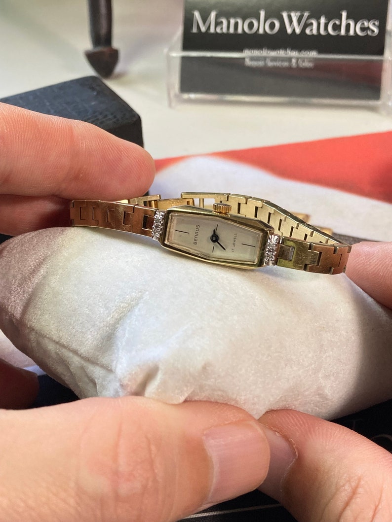 Vintage 1970s Benrus 4-diamond Gold Tone Bezel & Stainless Steel Back ...
