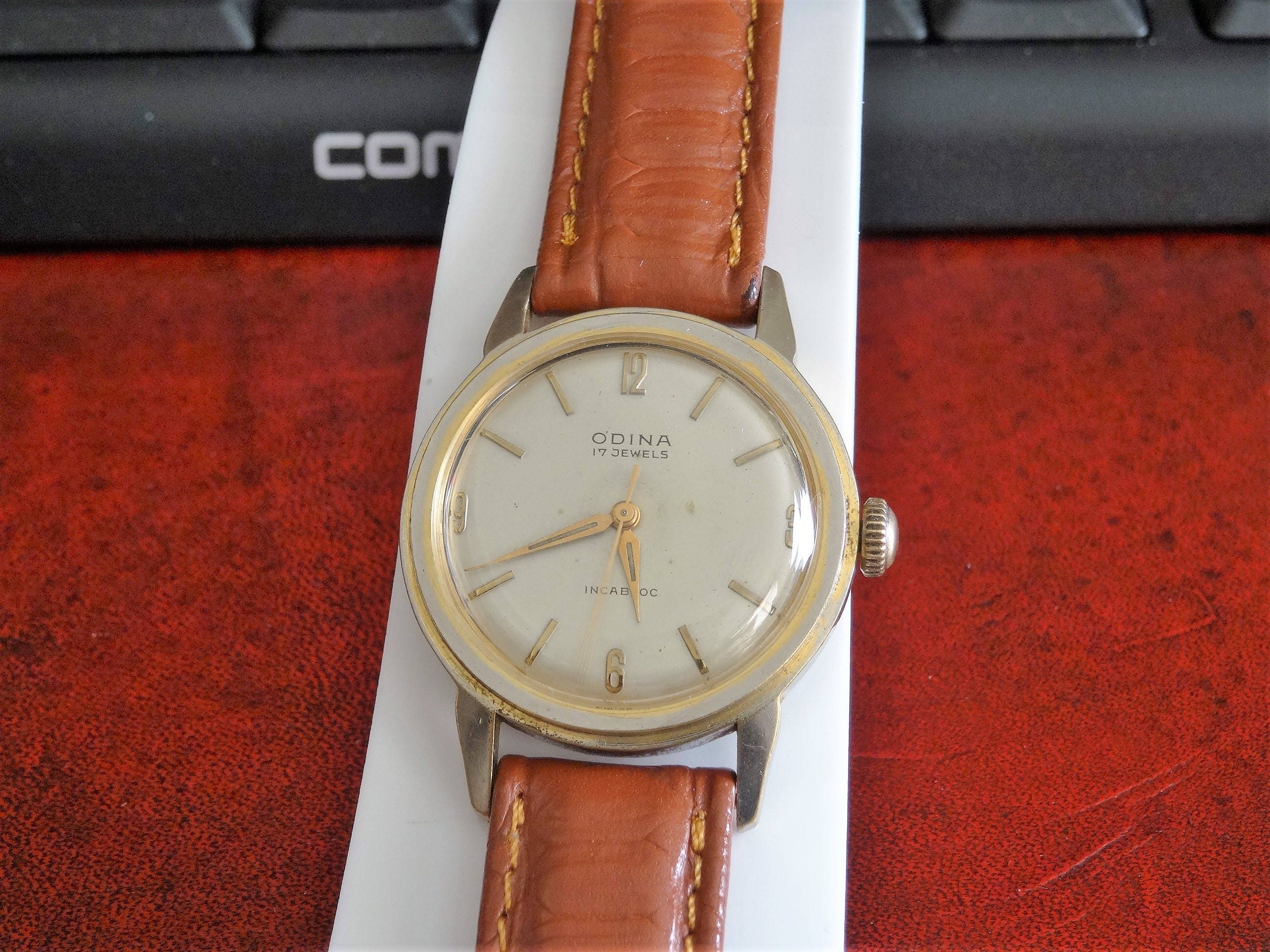 Vtg Rare Odina Gold Tone Winding 17-jewels Mens Watch W/ 17mm Gen ...
