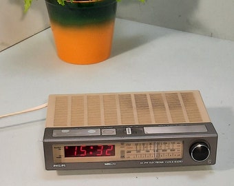 Retro Radio Alarm Clock - Etsy