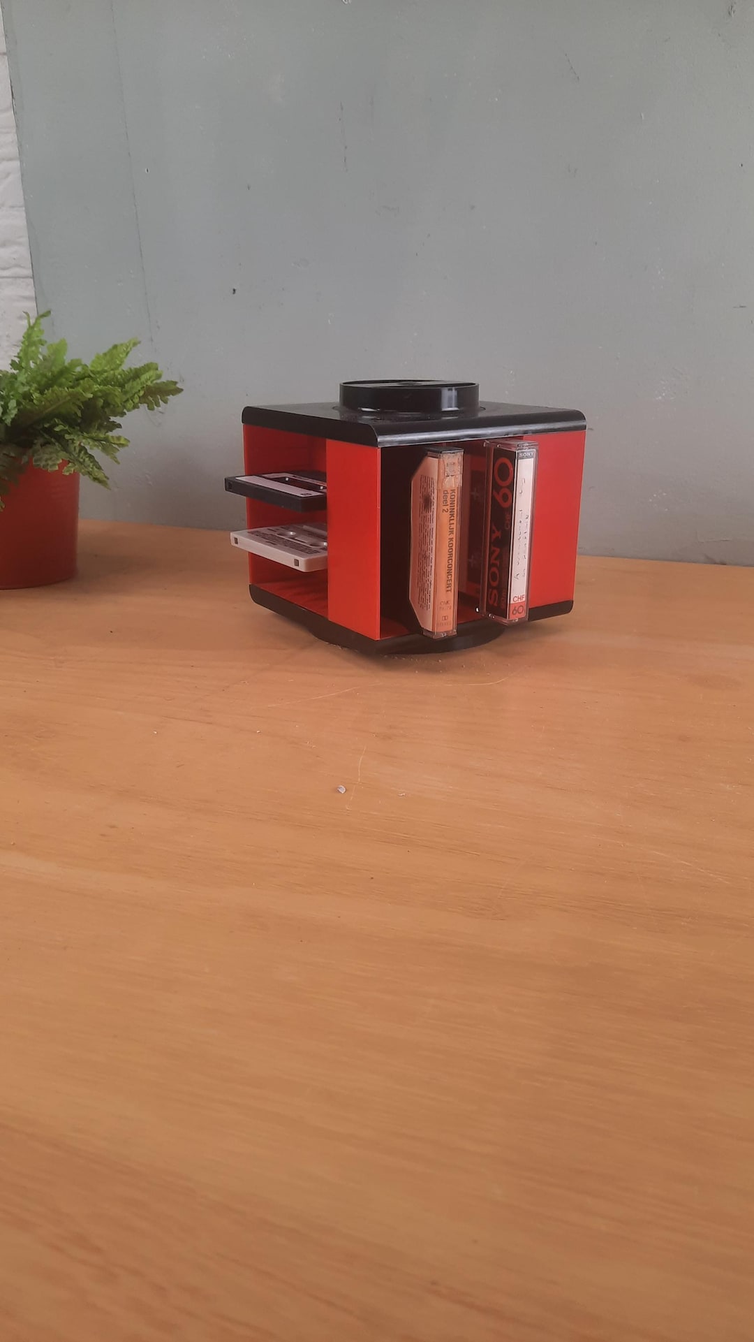 Vintage Cassette Carousel With Space for 20/32 Cassettes, Retro Black ...
