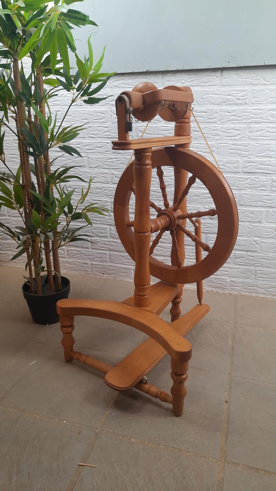 Vintage Large Working Spinning Wheel Oak Retro - Etsy