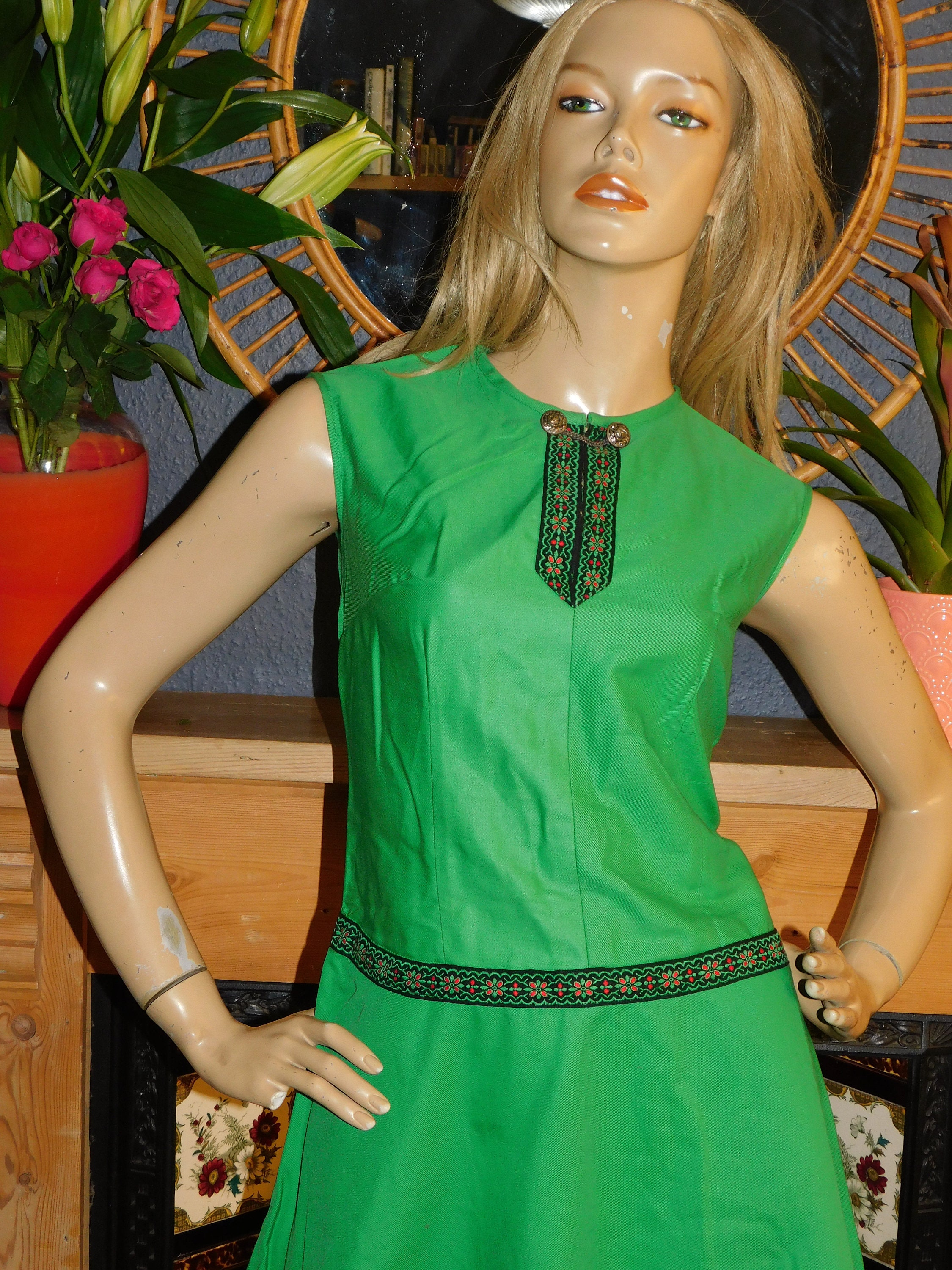 Vintage 60s Bright APPLE Green Mini MOD Scooter dress 6 XS 1960s Kitsch ...