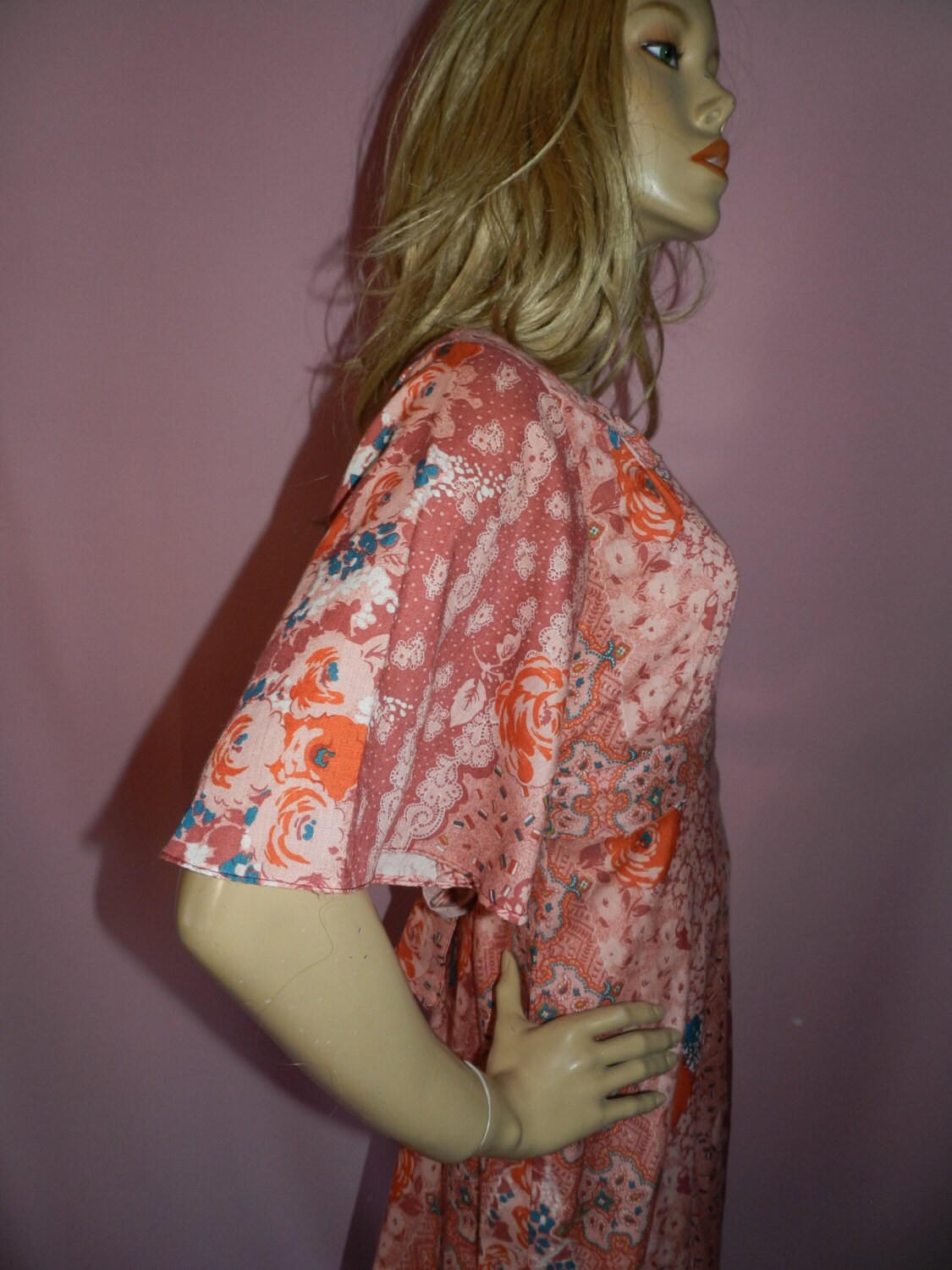 Vintage 70s DUSKY Pink Rose Contrast print BOHEMIAN HIPPY Flutter Angel slvd Maxi dress 8 S ...