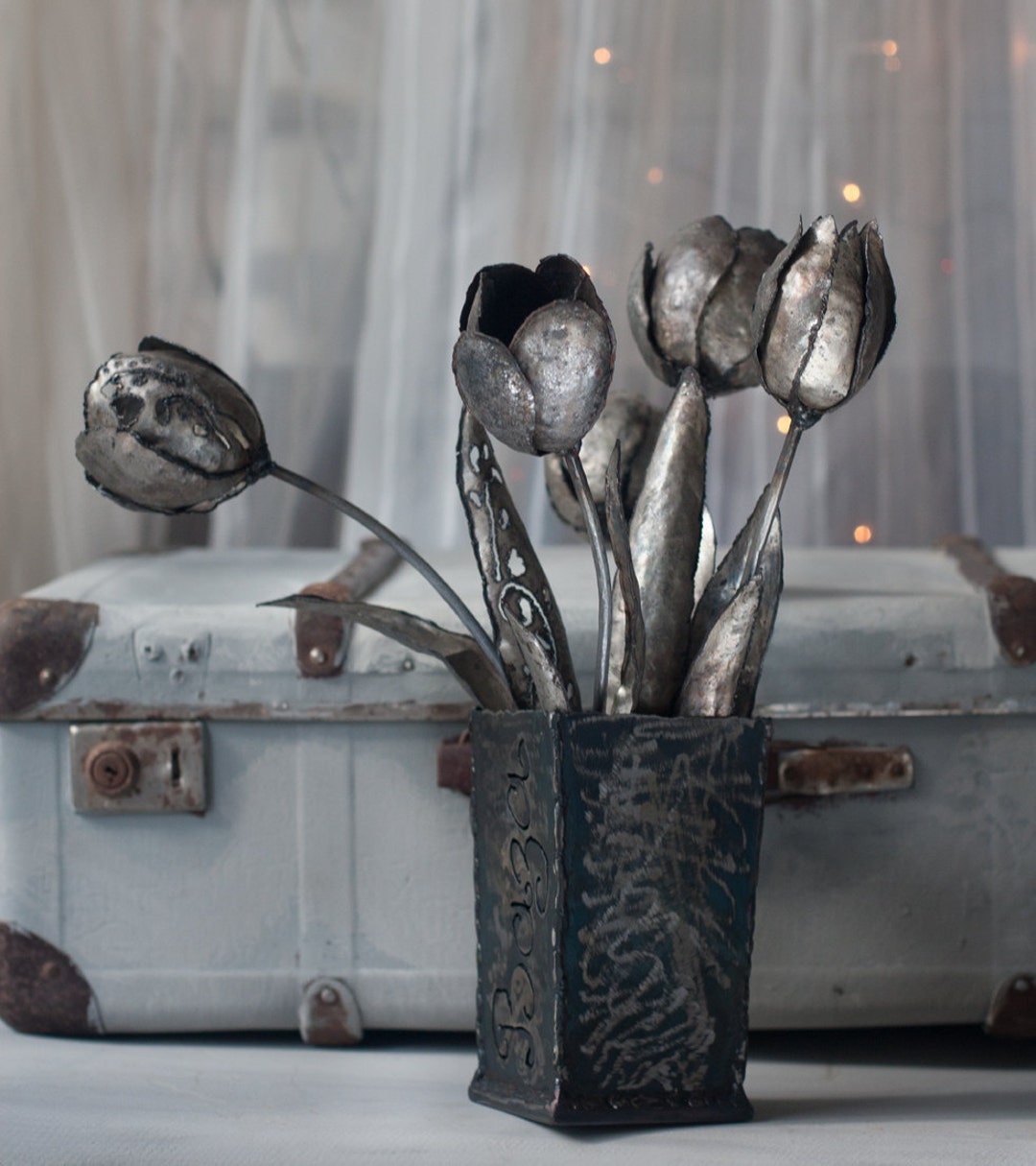Bouquet Metal Tulips - Whimsical Metal Flowers, Wedding or 6th (iron ...