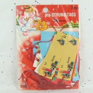 Vintage Christmas Gift Tags 70s Set of 28 Pre-strung Tags Original ...