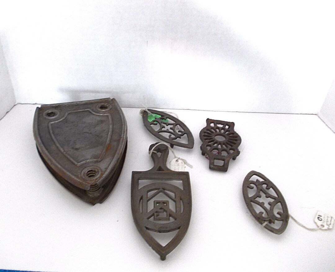 Bundle of 5 Vintage Cast Iron Footed Sad Iron Trivets - Etsy