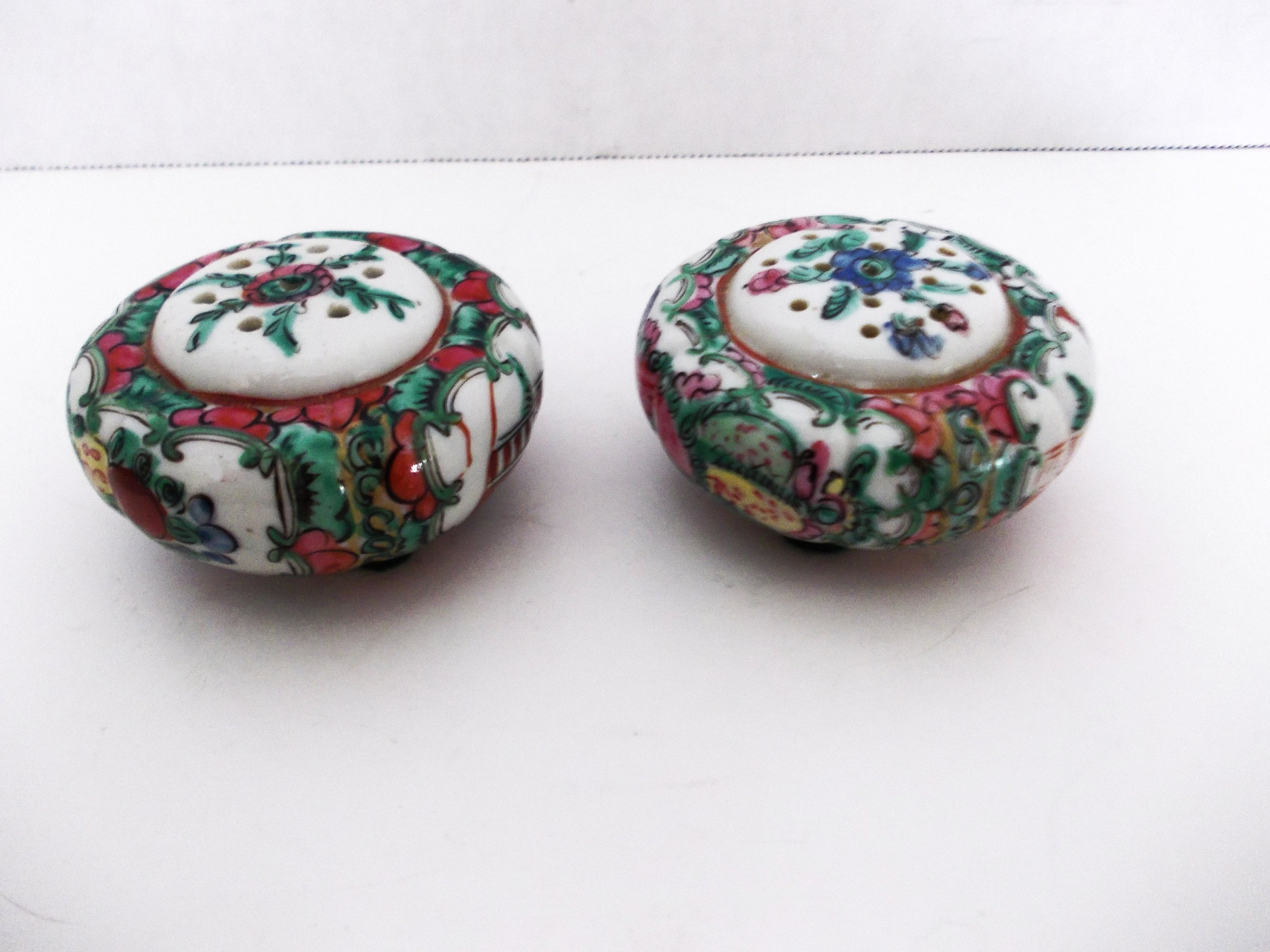 Rare Antique CHINESE ROSE MEDALLION Salt & Pepper Shakers - Etsy