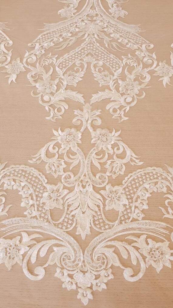 Ivory Lace Wallpaper