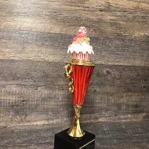 Best Dessert Cupcake Trophy Cookie Bake off Trophy Gingerbread House ...