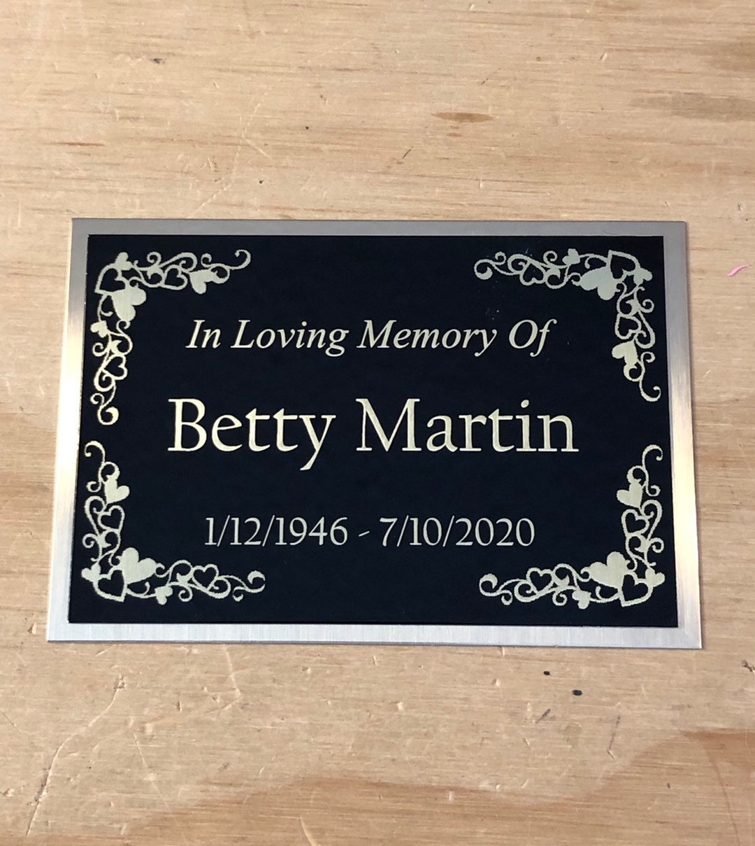 Custom Engraved Name Plate Cremation Urn HEART BOARDER Memorial Urn Tag ...