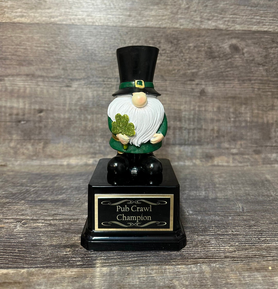 Día de San Patricio Campeón de rastreo de pubs Ganador del premio ...