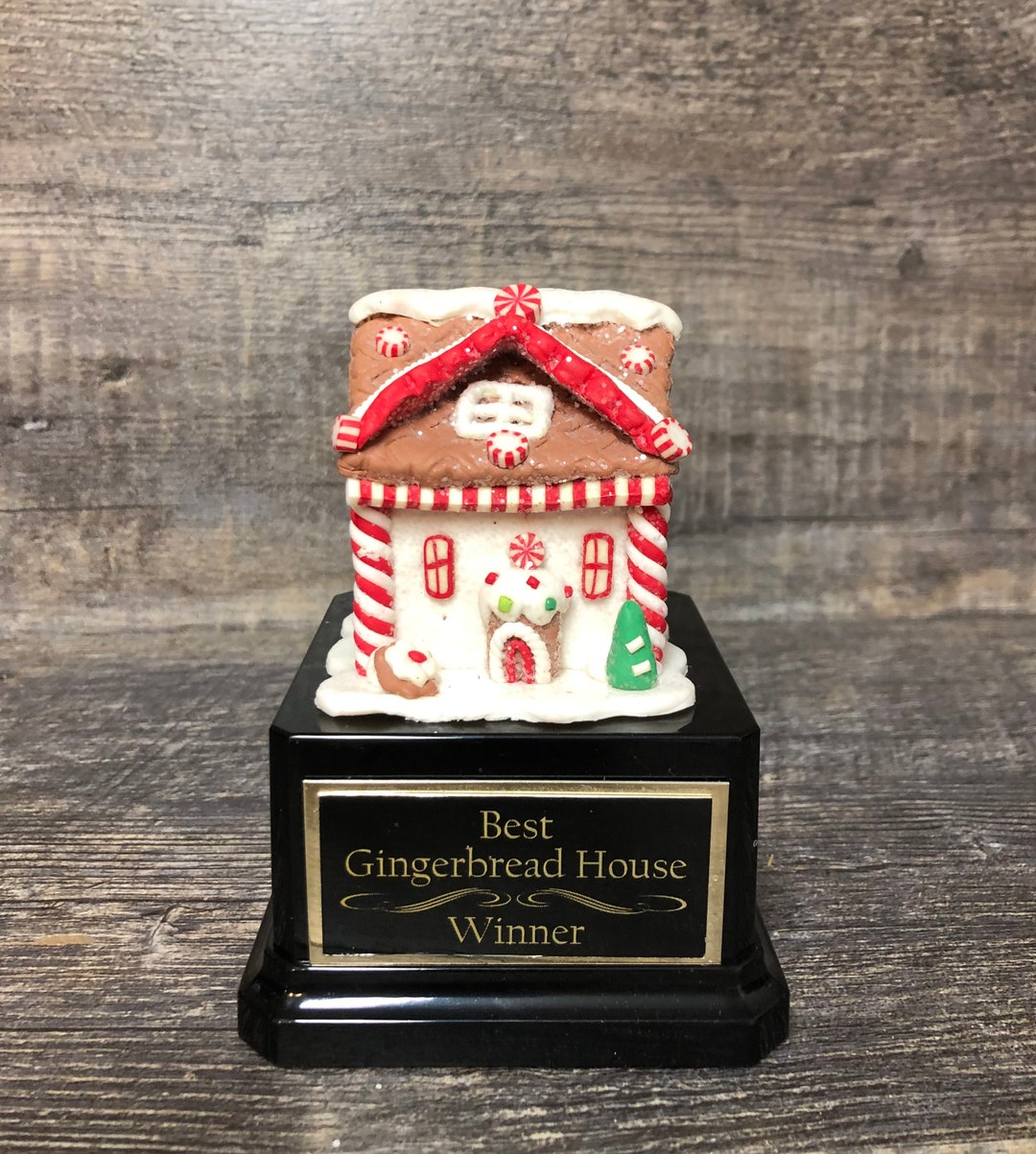 Gingerbread House Christmas Cookie Decorating Champion Bake off ...