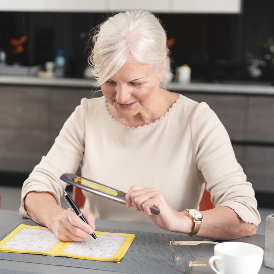 4X Reading Magnifier With 14 Evenly Lit Dimmable LED Lights & | Etsy