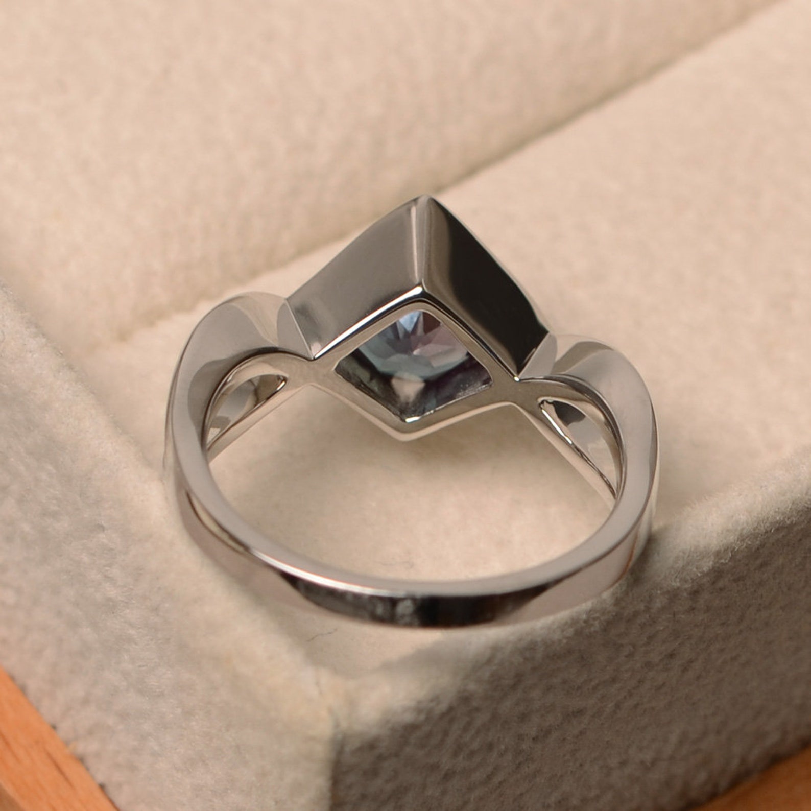 Infinity Band Ring Round Shaped Alexandrite Engagement Ring - Etsy