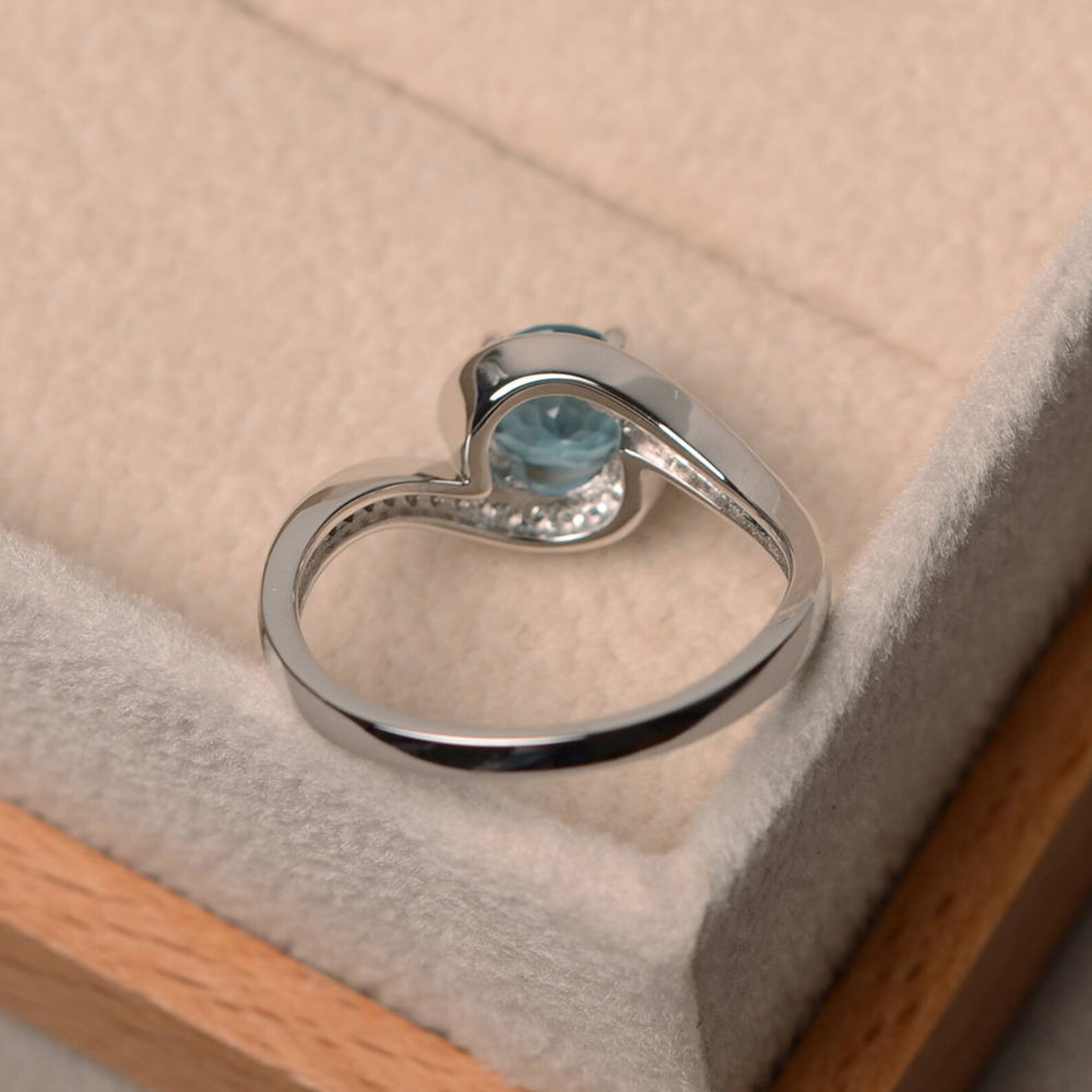 Swiss Blue Topaz Ring Wedding Ring Round Cut Gemstone - Etsy