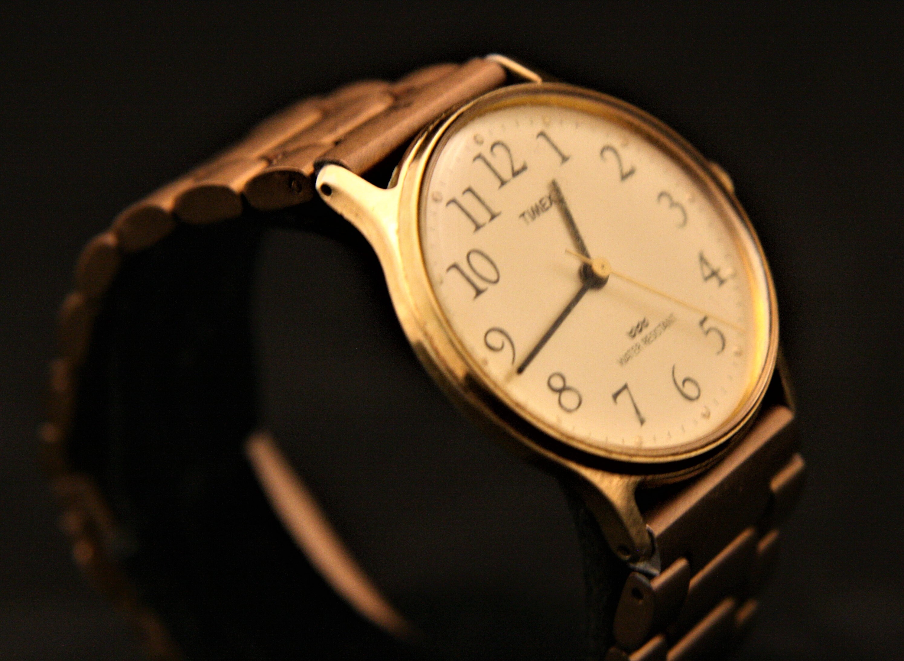 Strong running vintage 1960's men's Timex gold dress manual wind wristwatch