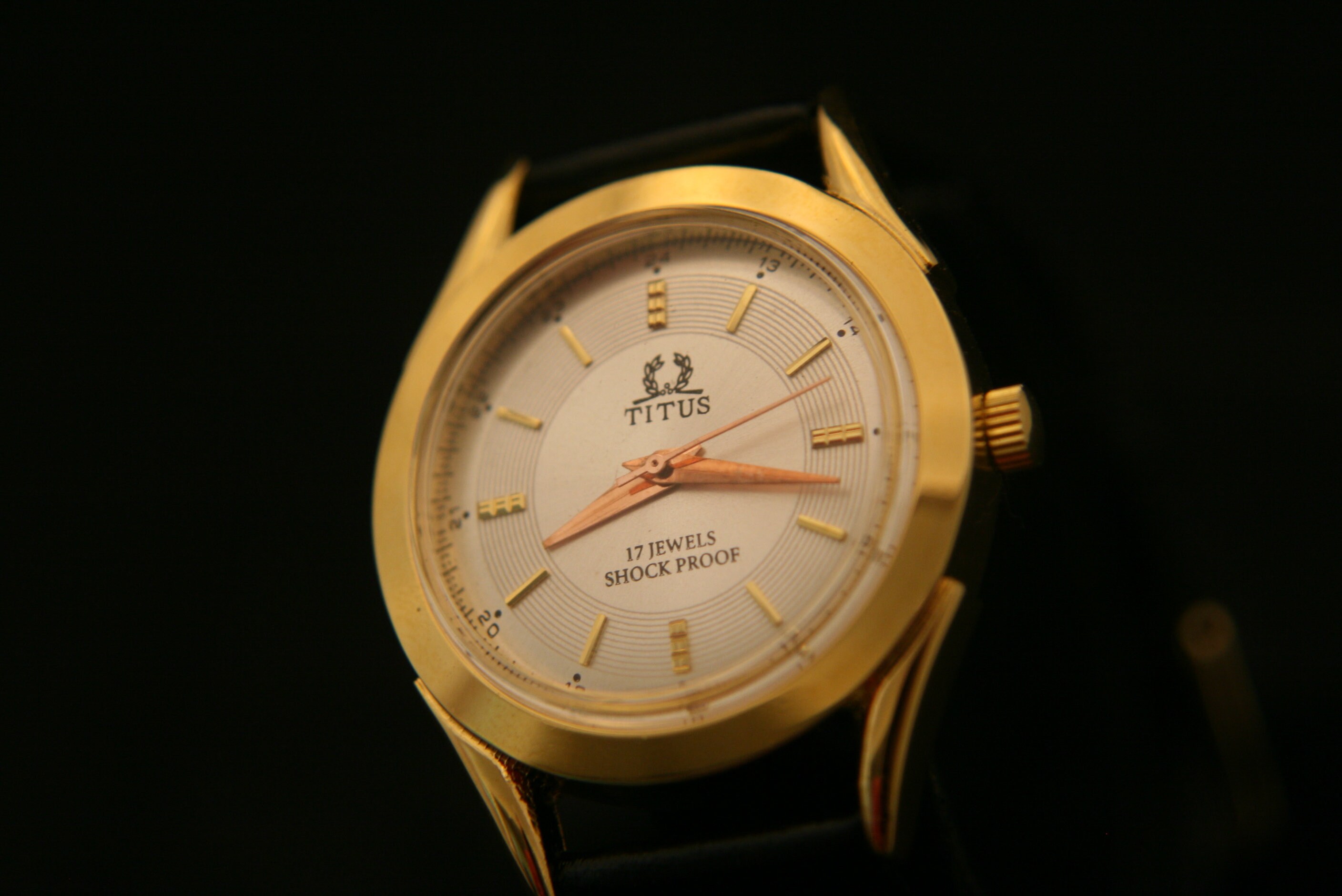 Beautiful men's 1970's vintage serviced Swiss Solvil et Titus 17 jewel ...