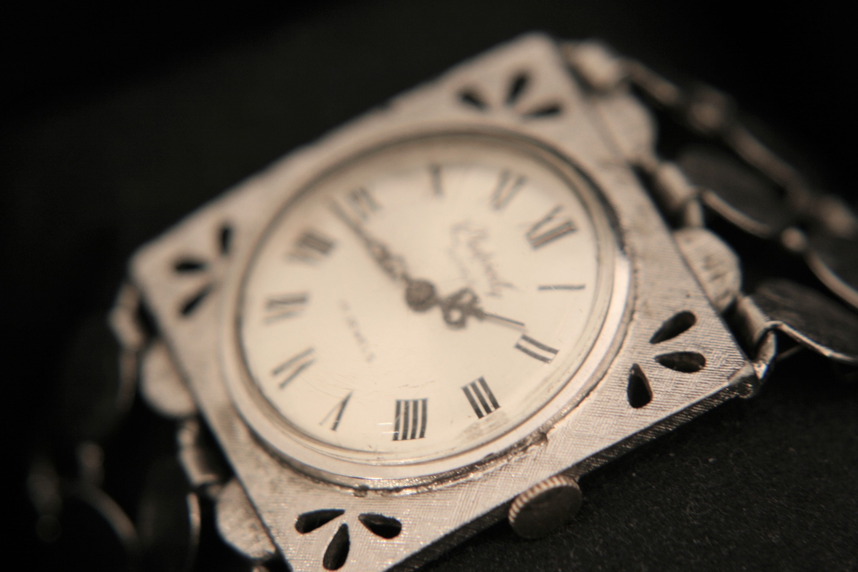 Vintage Ladies' 21 jewel Rhapsody Royale manual wind silver bracelet ...