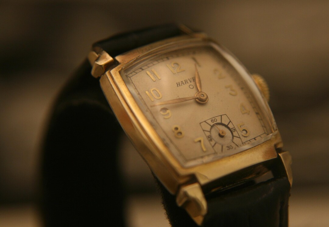 Very Rare Vintage 1940's Men's Swiss Harvel Gold Wristwatch Running ...
