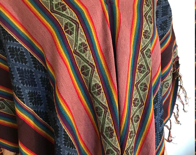 PUNCHU TINISQA traditional Poncho Peruvian Poncho handmade Traditional ...