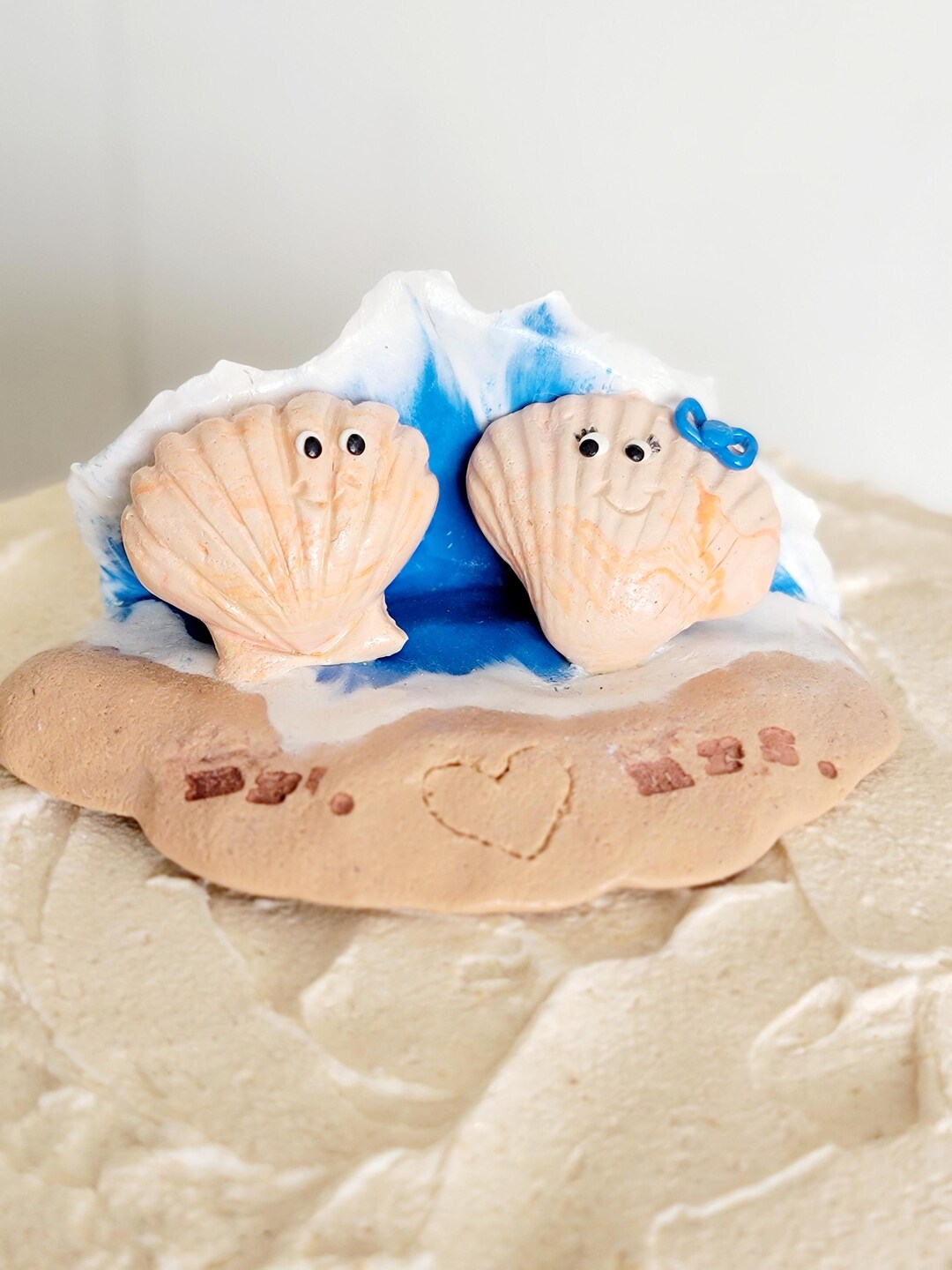 Seashell Wedding Cake Toppers Seashell Bride and Groom Beach Ocean Mr ...