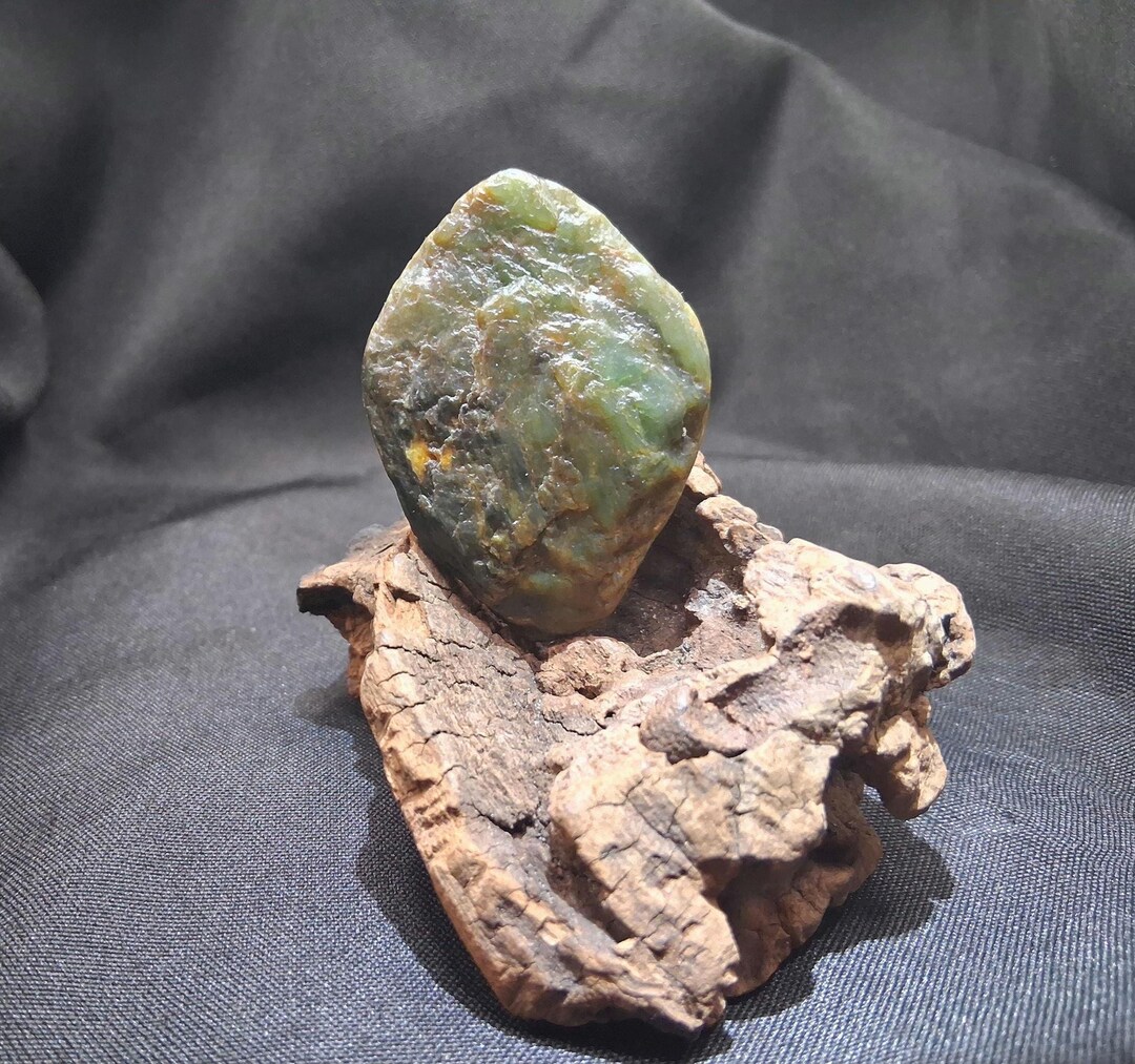 Big Sur Vulcan Nephrite Jade Stone. - Etsy Canada