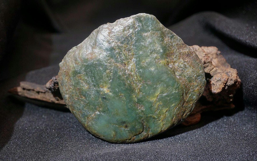 Big Sur Vulcan Nephrite Jade Stone. - Etsy