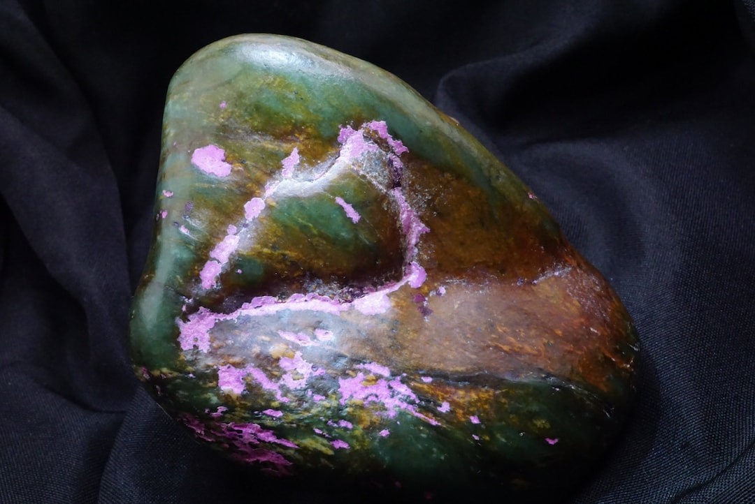 Big Sur Vulcan Nephrite Jade Stone. - Etsy