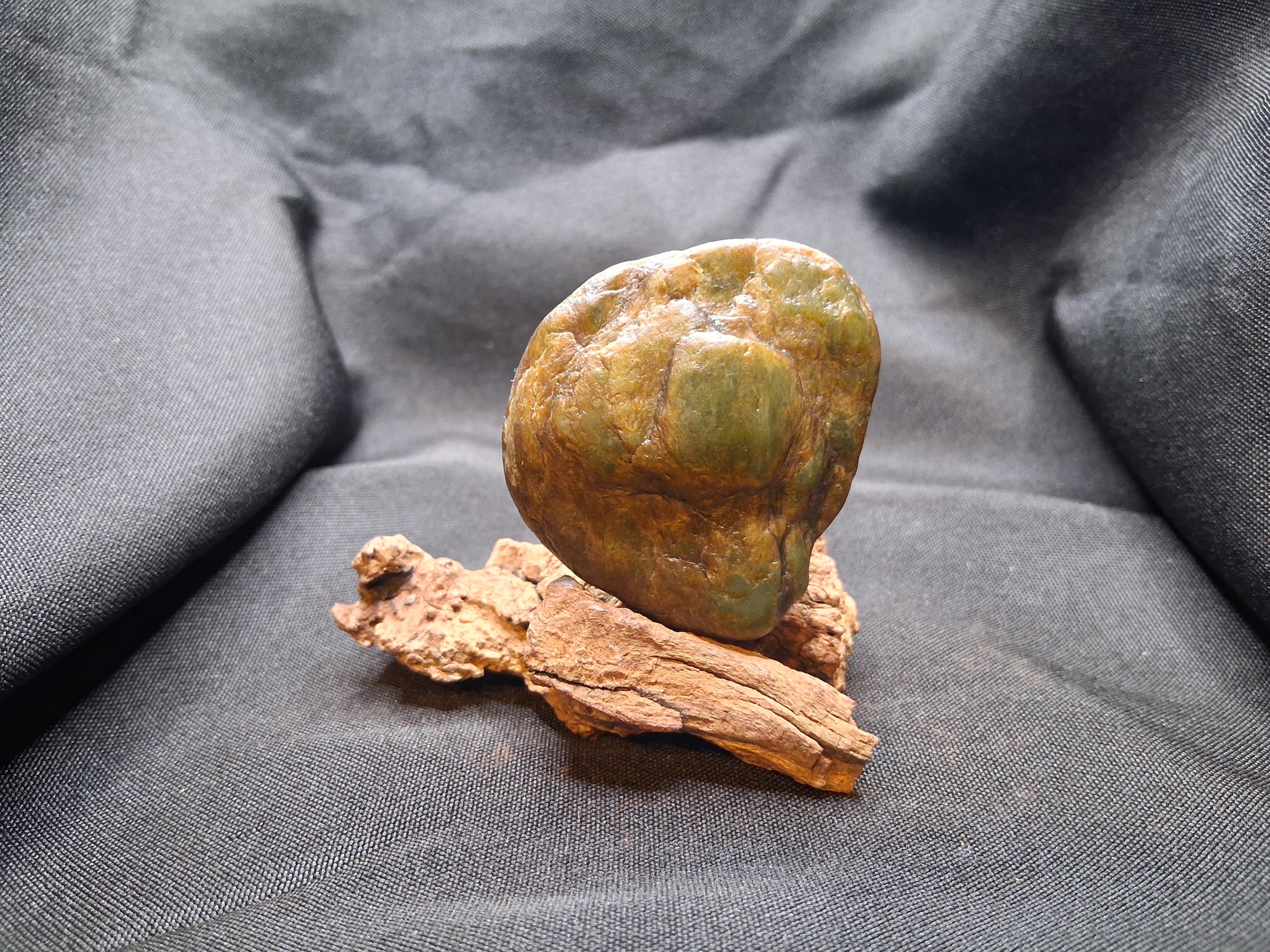 Big Sur Vulcan Nephrite Jade Stone. - Etsy