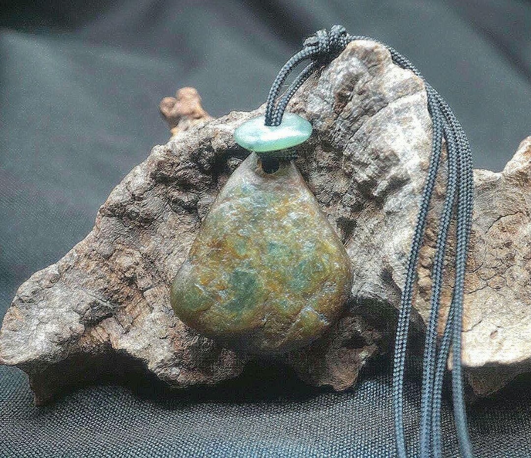 Big Sur Vulcan Nephrite Jade Stone Pendant. - Etsy Canada
