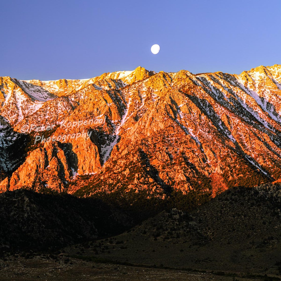 Sunrise Sierra Nevada Mountains, Moonset, Moon Setting Over Sierra ...