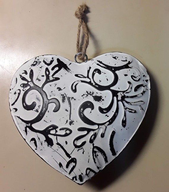 Fancy Scroll Heart Design
