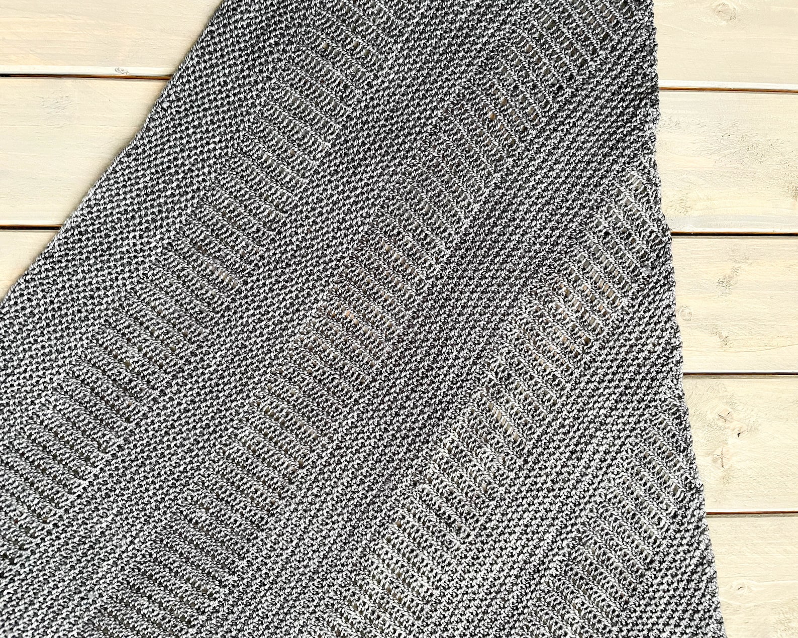 Sideways Triangle Shawl Pattern // Knitting Pattern // Knit | Etsy